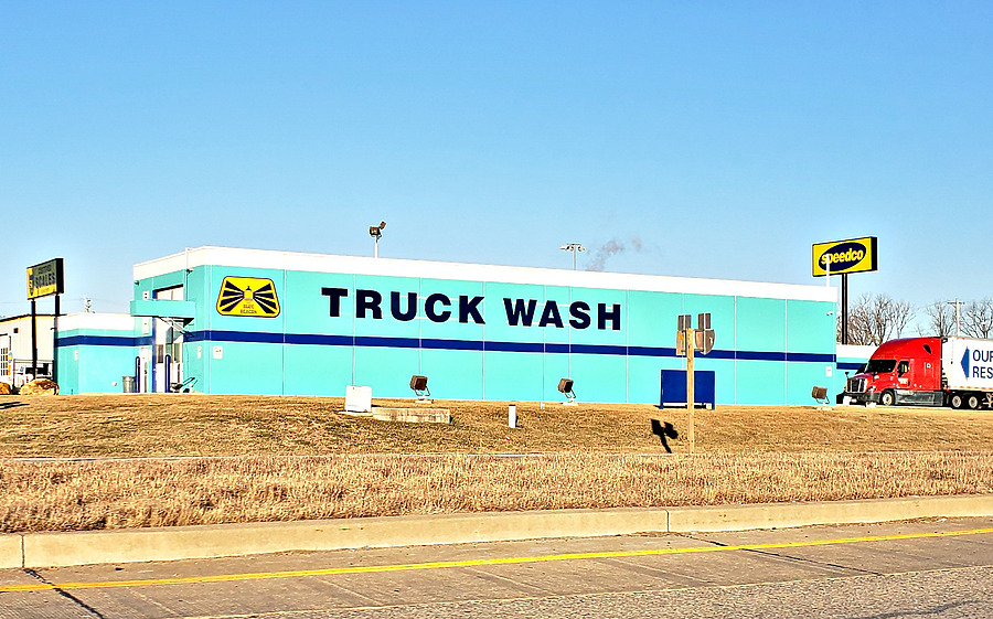 Blue Beacon Truck Wash Photo 905-123-539 - Stock Image - SKYDB