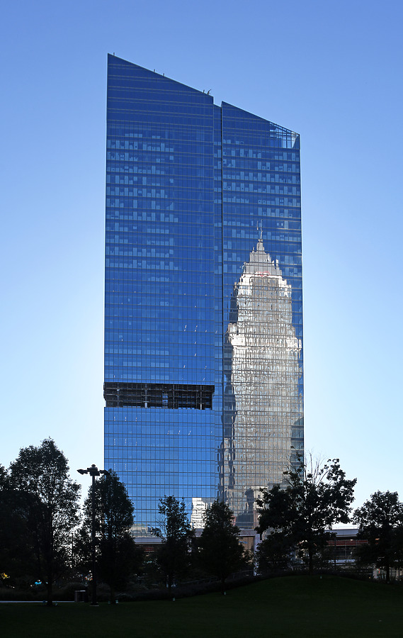 Sherwin-Williams Headquarters Tower Photo 906-225-980 - Stock Image - SKYDB