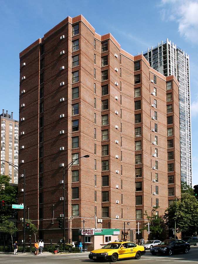 Lasalle Division Apartments Photo 932 793 971 Stock Image Skydb