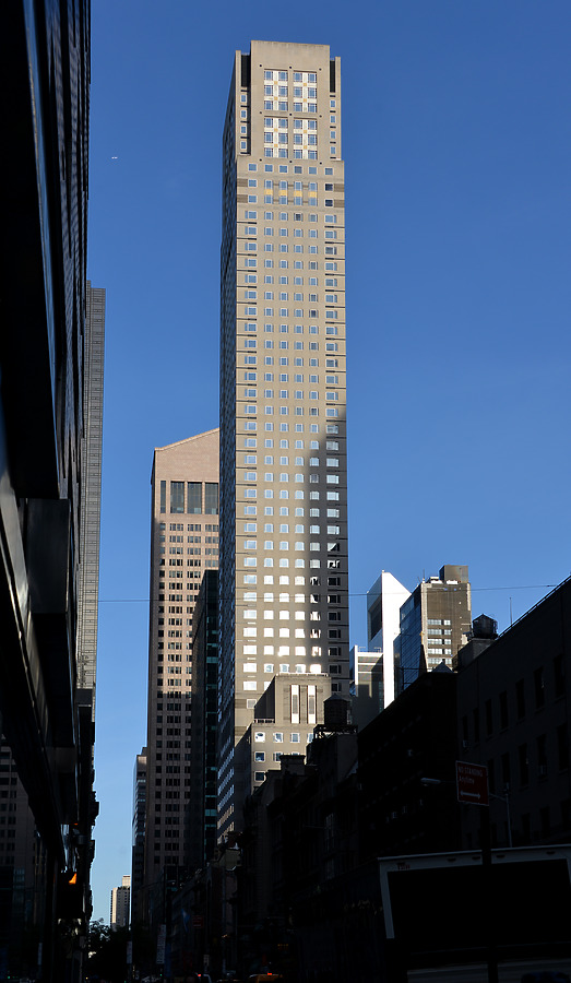 712 5th Avenue Photo 949-225-396 - Stock Image - SKYDB