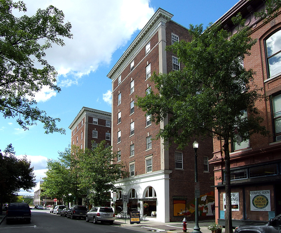 Hendrick Hudson Building Photo 983-276-846 - Stock Image - SKYDB